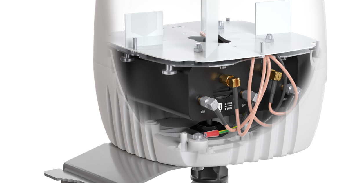 QuCube for Robustel R1520 - an omnidirectional 5G, Wi-Fi and GPS ...