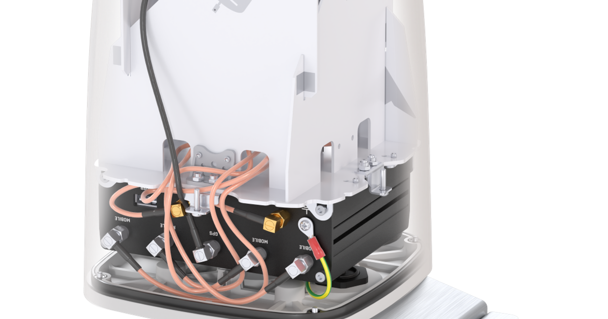 QuSpot omnidirectional 5G antenna with IP68 enclosure for Teltonika ...