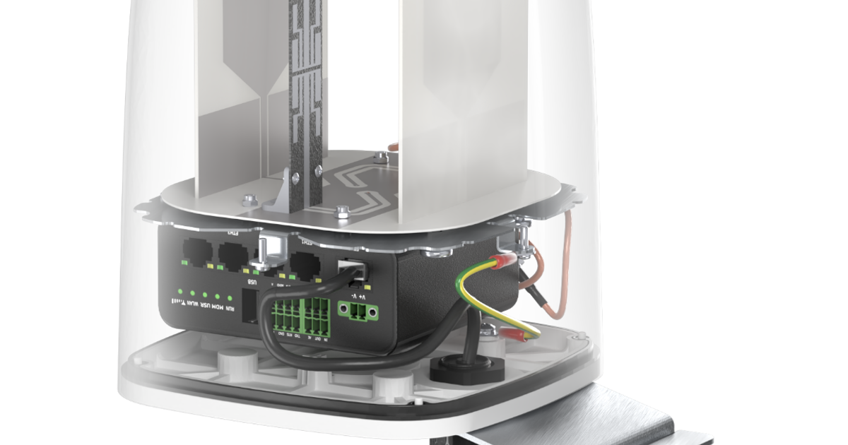 QuSpot for Robustel R1520-LG - an LTE antenna with IP68 enclosure